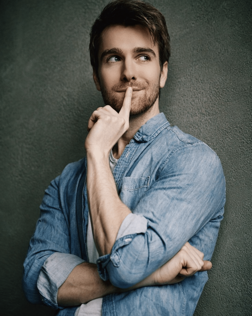 Mike Heslin’s New Comedy Show ‘The Influencers’ - OUT FRONT